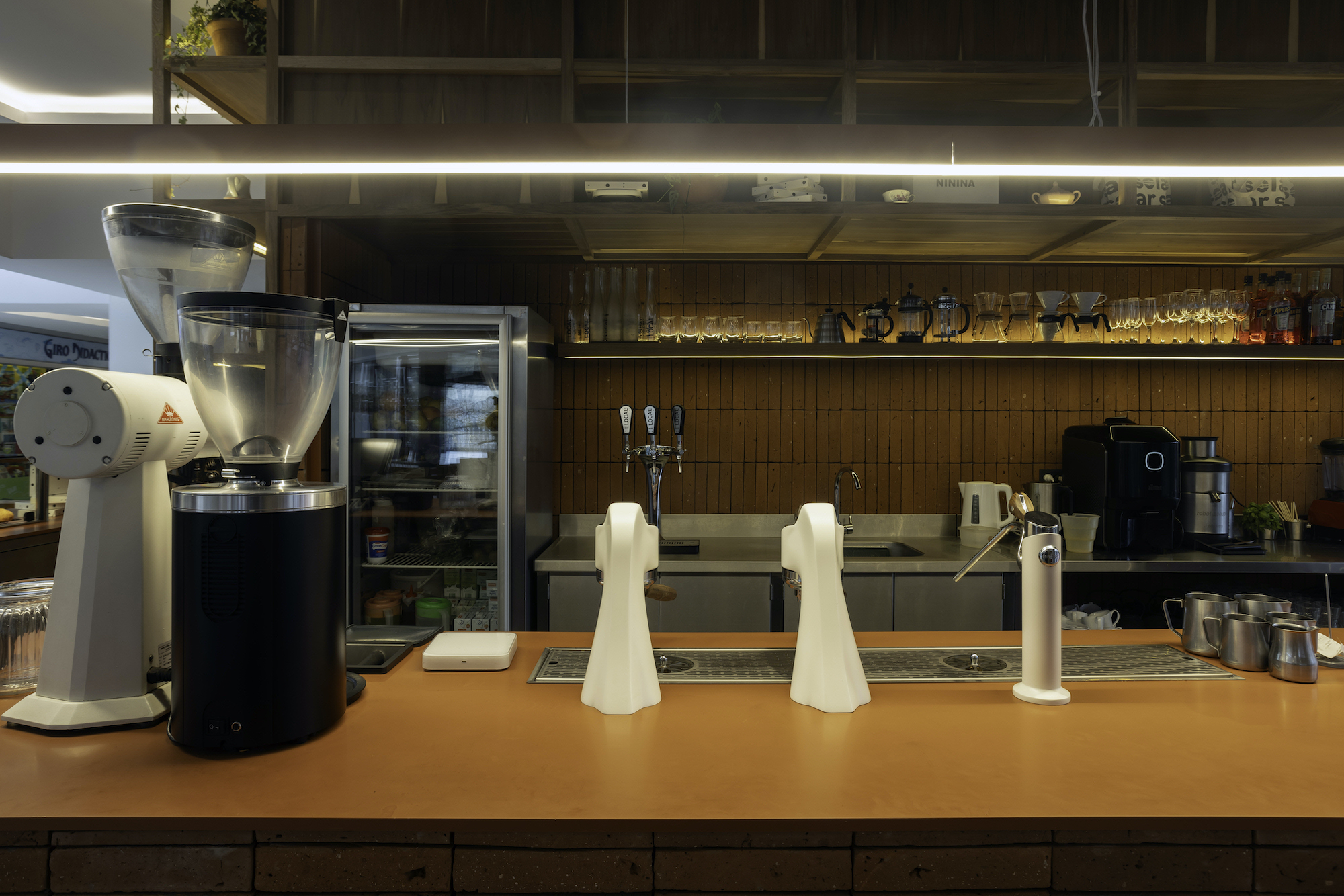 Una "chopera" de café en el nuevo Ninina - sebarios.com.ar