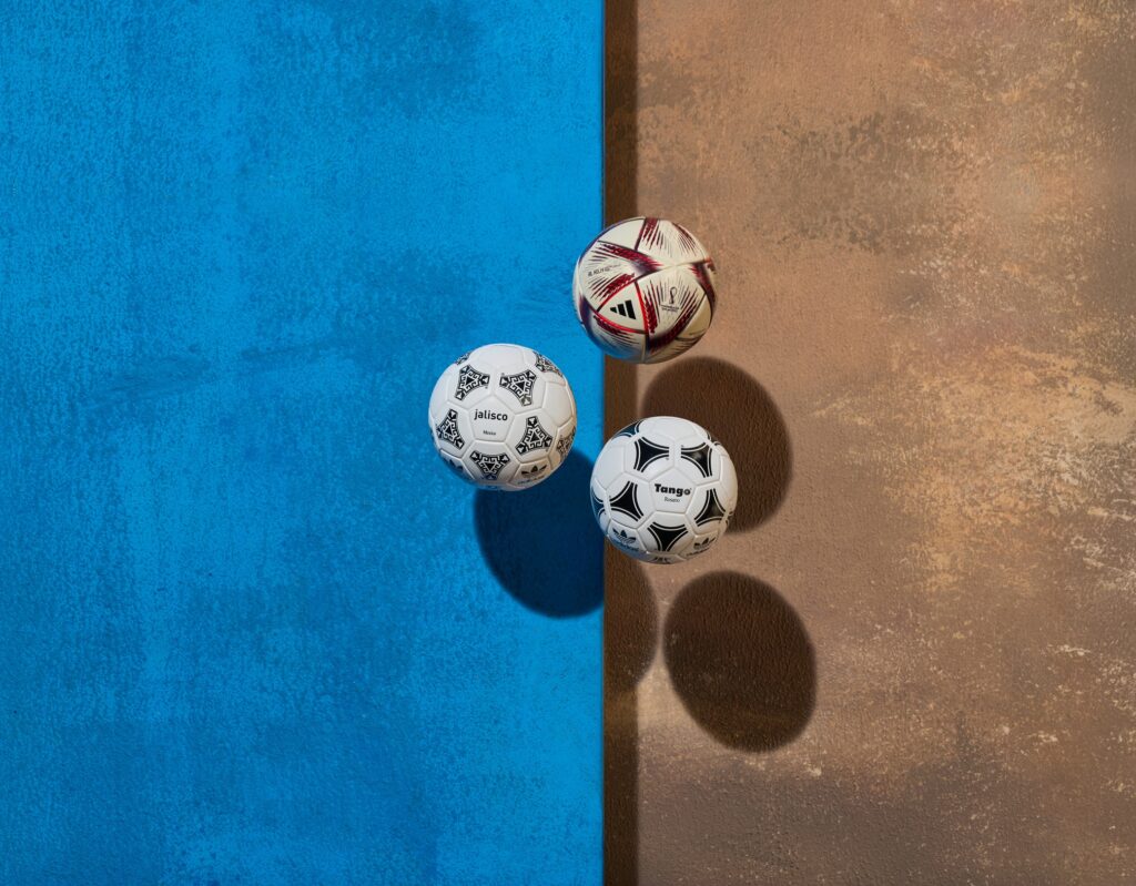 Adidas lanzó mini pelotas de los mundiales - sebarios.com.ar